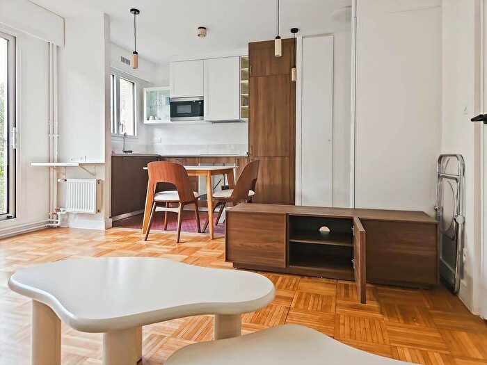 Appartement à louer - Courbevoie - 2 pièces - 1 chambre