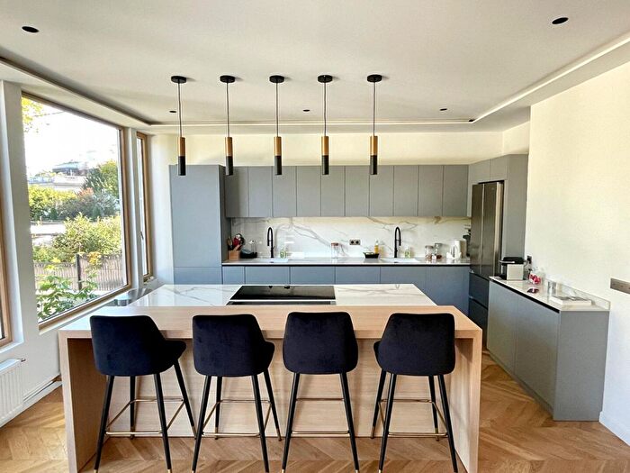 Maison à louer - Meudon, Meudon sur Seine - 7 pièces - 5 chambres