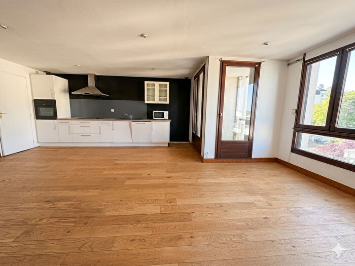Appartement à vendre - Creil, Rive gauche - 3 pièces - 2 chambres