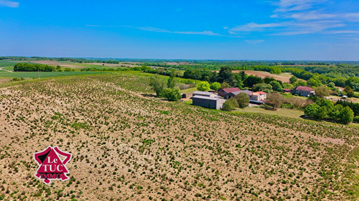 Maison à vendre - Brassac - 8 pièces - 4 chambres