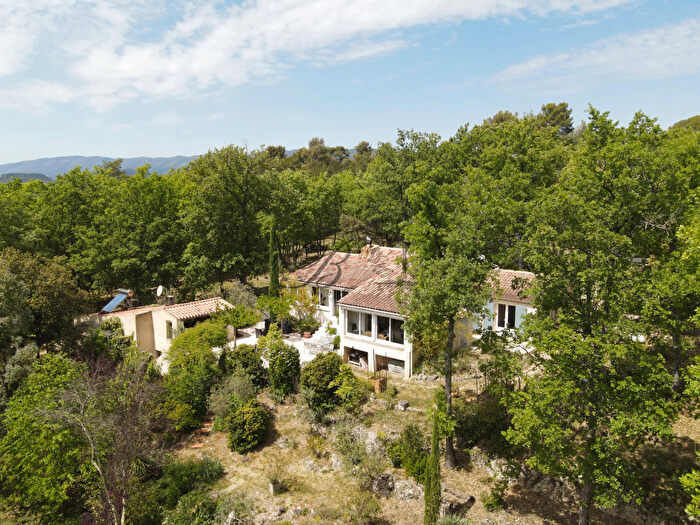 Grambois - Maison 6 pièces à vendre