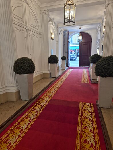 Appartement à louer - Paris e , Triangle dOr - 3 pièces - 2 chambres