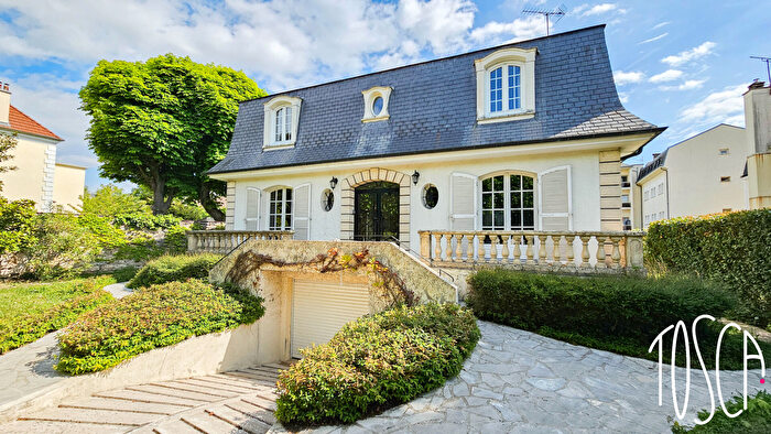 Thiais, Clury, Victor Hugo : Maison 7 pièces à vendre