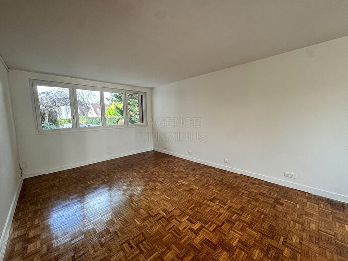 Appartement à vendre - Enghien-les-Bains - 3 pièces - 2 chambres