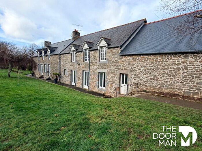 Maison à vendre - Le Tronchet - 9 pièces - 6 chambres