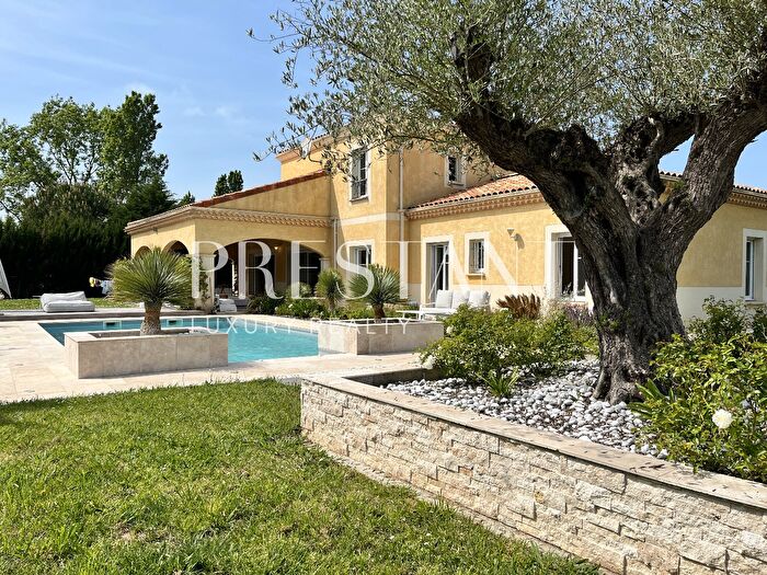 Maison 9 pièces à Sainte-Eulalie, à vendre
