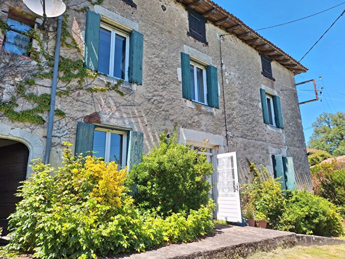 Maison à vendre - Manot - 12 pièces - 5 chambres