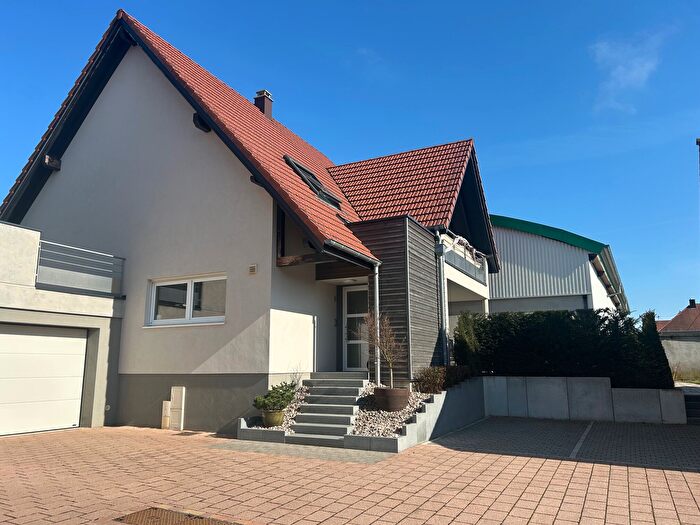 Maison à louer - Berstheim - 6 pièces - 4 chambres