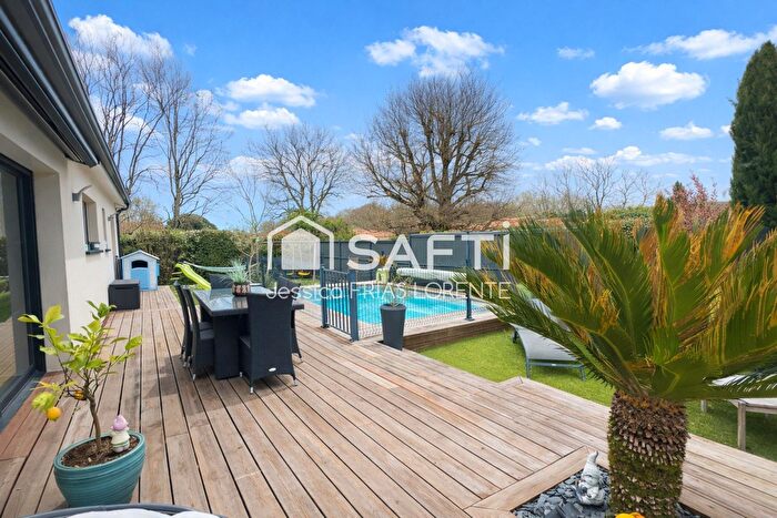 Maison à vendre - Artigues-près-Bordeaux - 4 pièces - 3 chambres