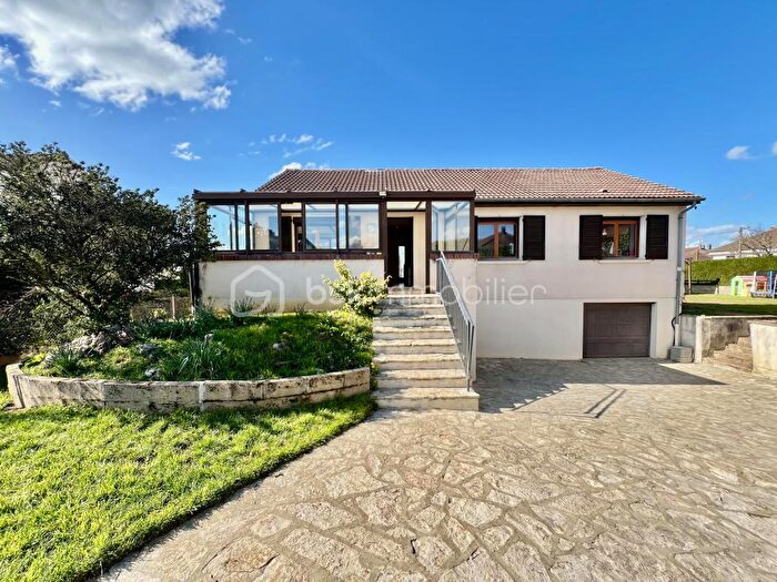 Maison à vendre - Saint-Georges-sur-Baulche - 4 pièces - 3 chambres