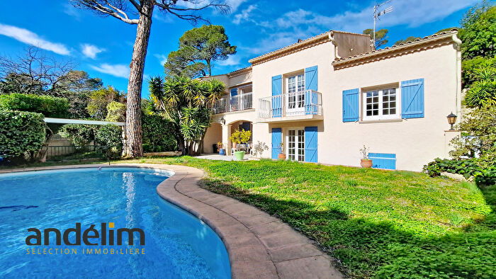 Maison à vendre - Fréjus, La Tour de Mare - 7 pièces - 5 chambres