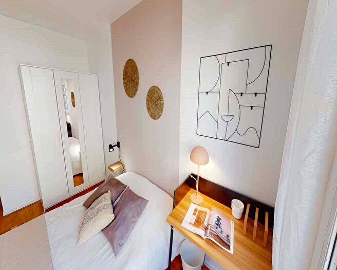 Appartement à louer - Hôtel de Ville, Courbevoie - 1 pièce