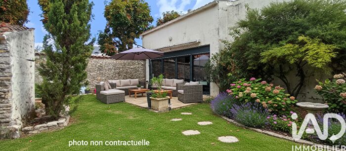 Maison à vendre - Saint-Sauveur-dAunis - 10 pièces - 7 chambres