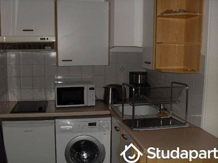 Appartement à louer - Grenier Point du Jour, Boulogne-Billancourt - 1 pièce - 2 chambres