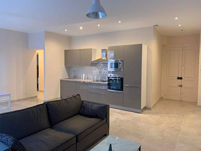 Appartement à vendre - Beausoleil, Centre-ville, Carnier - 3 pièces - 2 chambres