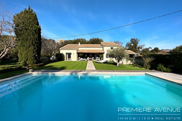 Maison à vendre - Le Plan-de-la-Tour - 8 pièces - 6 chambres