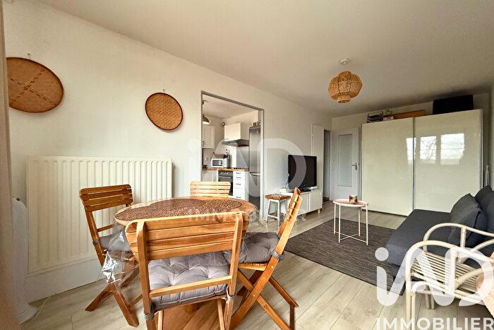 Appartement à vendre - Guyancourt, LEurope - 3 pièces - 2 chambres