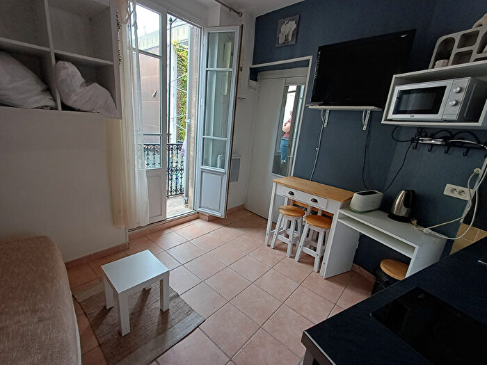 Avignon, Palais des Papes, Zone Piétonne : Appartement 1 pièce à louer