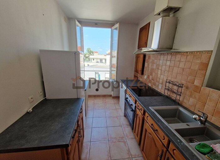 Appartement à louer - La Villette, Lyon ème arrondissement - 2 pièces - 1 chambre