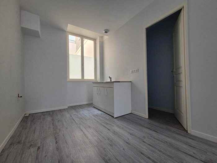 Appartement à louer - Mâcon, Centre-ville - 2 pièces - 1 chambre