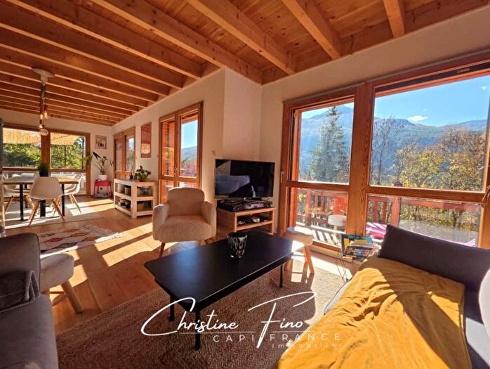 Maison à vendre - Saint-Chaffrey - 10 pièces - 5 chambres