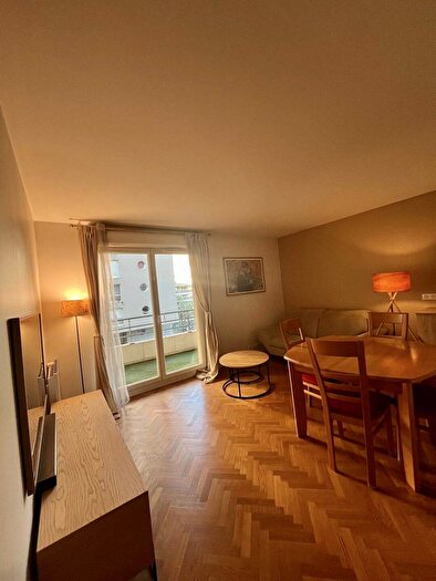 Appartement à louer - Faubourg de lArche, Courbevoie - 3 pièces - 2 chambres