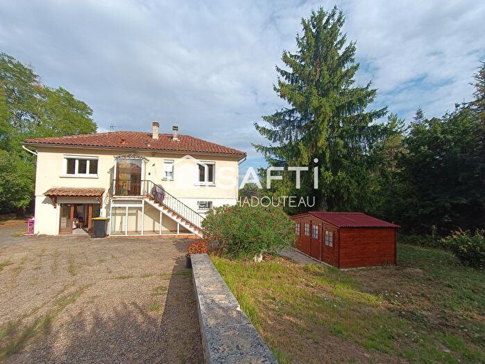Maison 6 pièces à vendre - Saint-Amant-de-Boixe