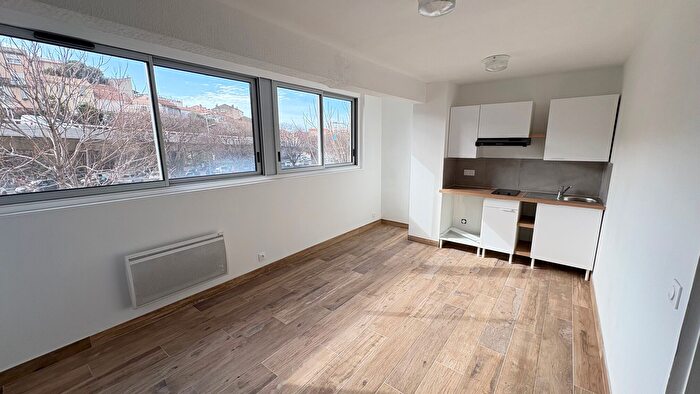 Appartement à louer - Marseille e , Belle de Mai - 2 pièces - 1 chambre