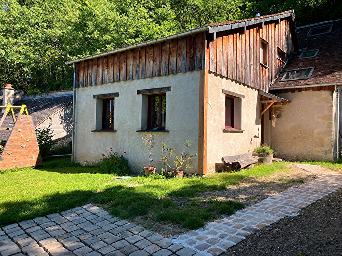 Saint-Ouen-les-Vignes : Maison 4 pièces à louer
