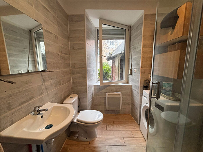 Appartement à louer - Mulhouse, Cité-Briand - 3 pièces - 2 chambres