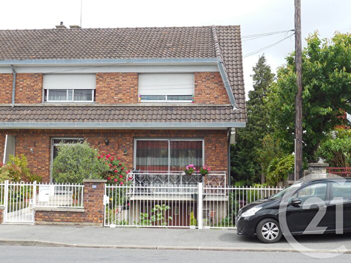 Maison à louer - Champs-sur-Marne, Bords de Marne - 5 pièces - 3 chambres