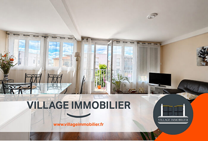 Appartement 4 pièces à Saint-Priest, Centre-ville, à vendre