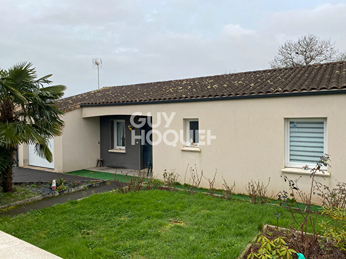 Maison à vendre - Velluire - 4 pièces - 3 chambres