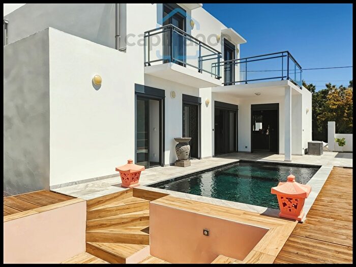 Maison à vendre - Sainte-Rose, Centre-ville, Le Petit-Brûlé, La Ravine Glissante - 6 pièces - 4 chambres