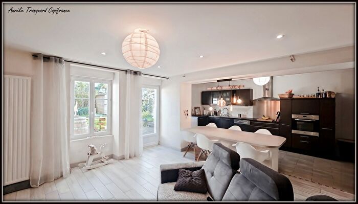 Maison à vendre - Saint-Jean-dAngély - 5 pièces - 3 chambres