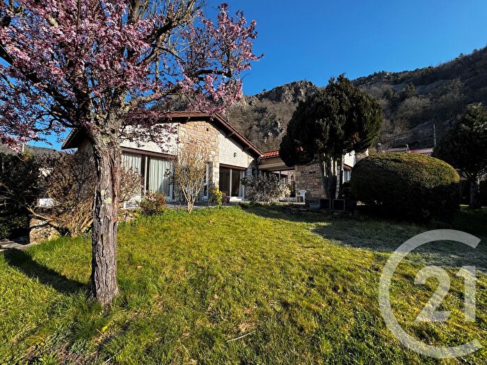 Maison à vendre - Chaspinhac - 6 pièces - 4 chambres