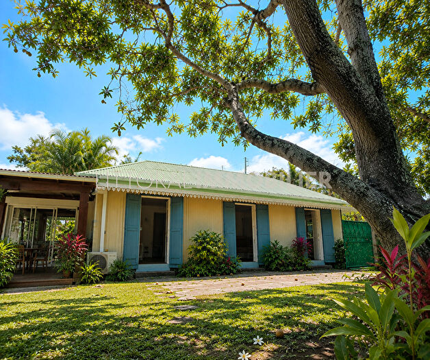 Maison 5 pièces à L'Étang-Salé, Centre-ville, Ravine Sheunon, à vendre