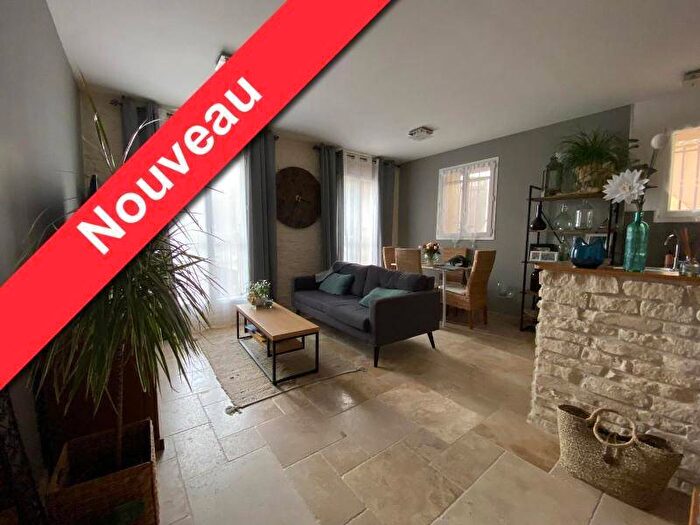 Maison à louer - Seillons-Source-dArgens - 4 pièces - 3 chambres