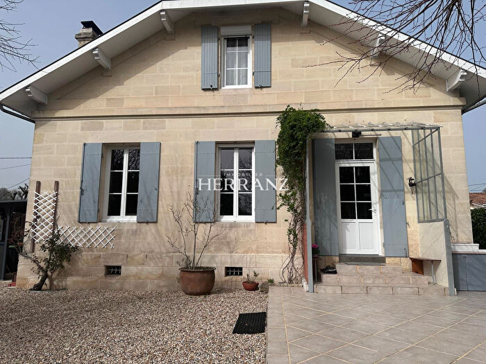 Maison à vendre - Saint-Denis-de-Pile - 7 pièces - 5 chambres