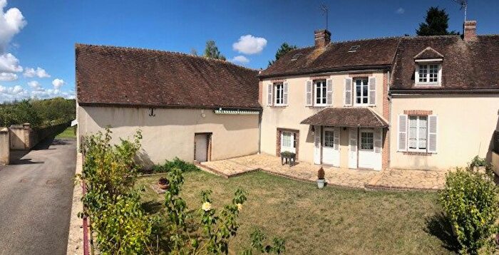 Maison à vendre - Saint-Maurice-lès-Charencey - 5 pièces - 3 chambres