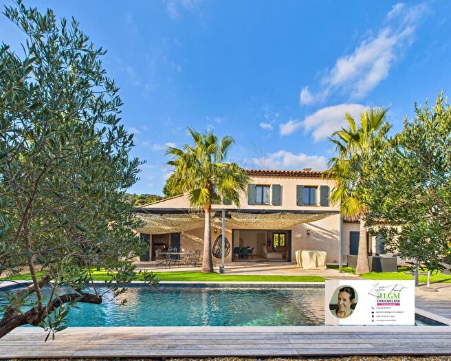 Maison à vendre - Le Plan-de-la-Tour - 5 pièces - 4 chambres