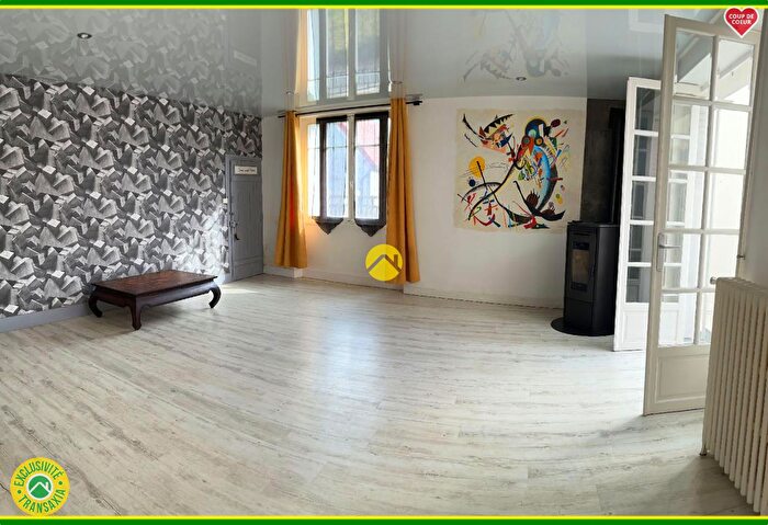 Neuvy-sur-Barangeon : Maison 9 pièces à vendre