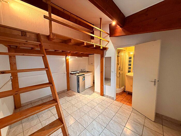 Appartement 1 pièce à louer - Arènes, Nîmes