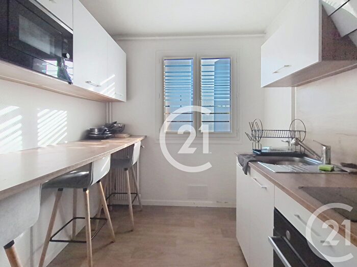 Appartement 4 pièces à louer - Évreux, Navarre