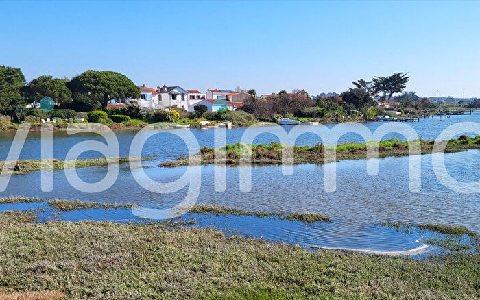 Brem-sur-Mer : Maison 6 pièces à vendre