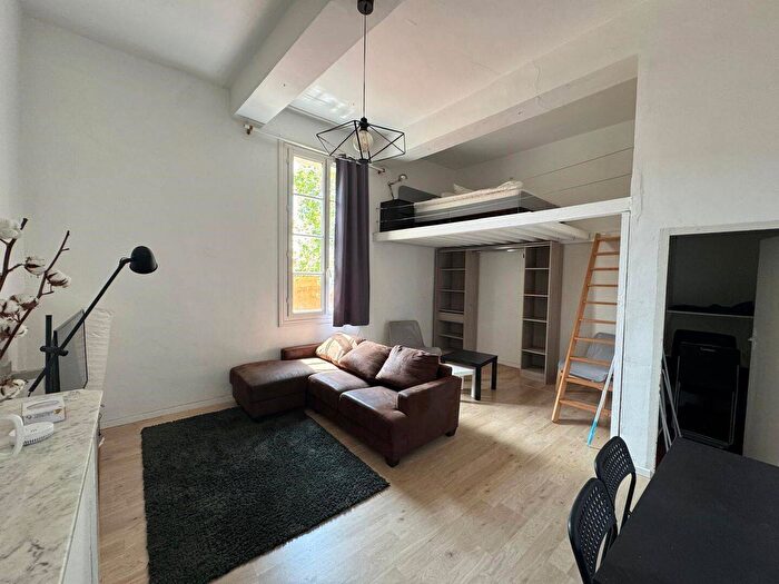 Centre Ville, Aix-en-Provence - Appartement 1 pièce à louer
