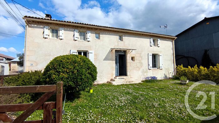 Maison à vendre - Corme-Royal - 5 pièces - 3 chambres