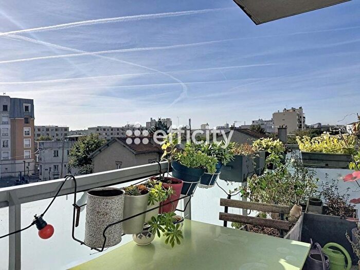 Appartement 4 pièces à Romainville, Centre-ville, à vendre