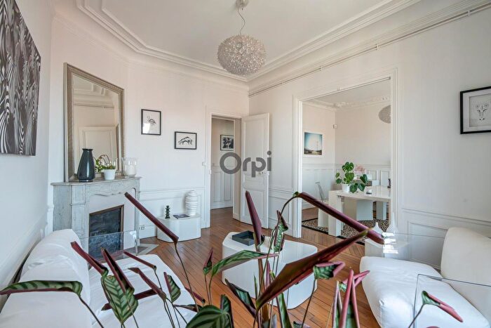 Appartement 4 pièces à Saint-Maurice, Plateau, à vendre