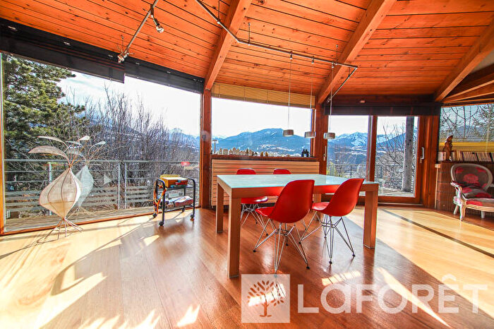 Maison à vendre - Embrun - 4 pièces - 3 chambres